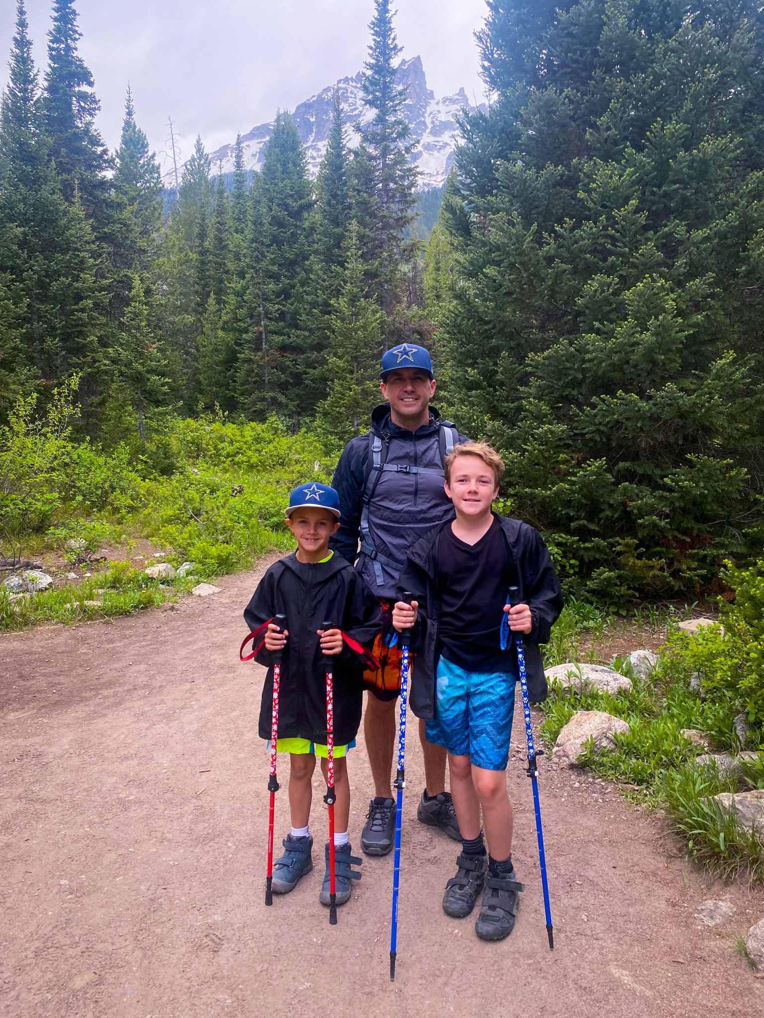 Hiking for Beginners: Tips for Finding Trails, What to Pack, and More ...